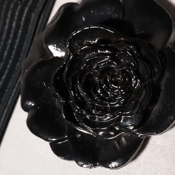 Black Rose Stretchy Belt | Accessories | Vintage Ladies Black Rose ...